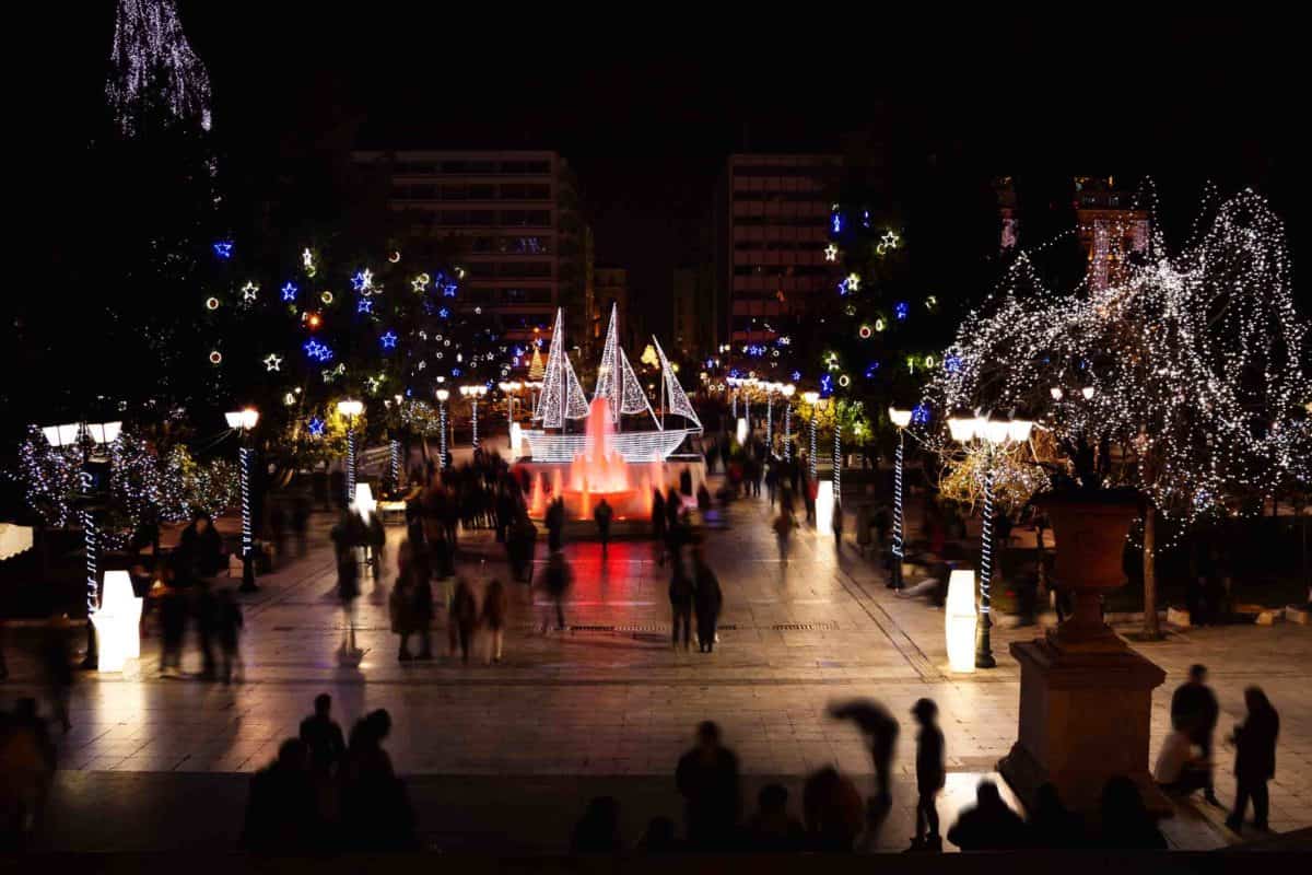 How Do They Celebrate Christmas in Greece? (Traditions + Food)