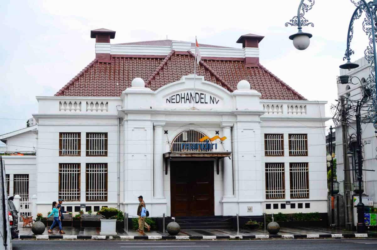 23 Amazing Eats: Street Food in Bandung and Where to Eat It