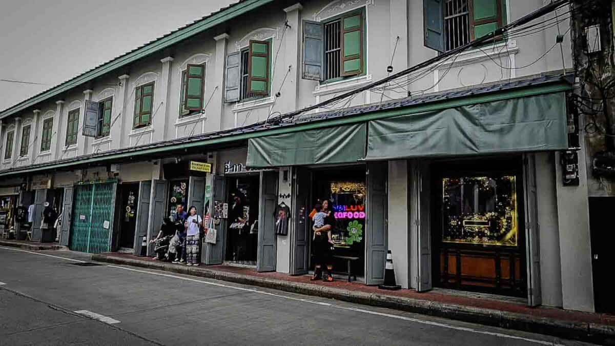 The Best Food on Bangkok's Song Wat Road - Bacon is Magic
