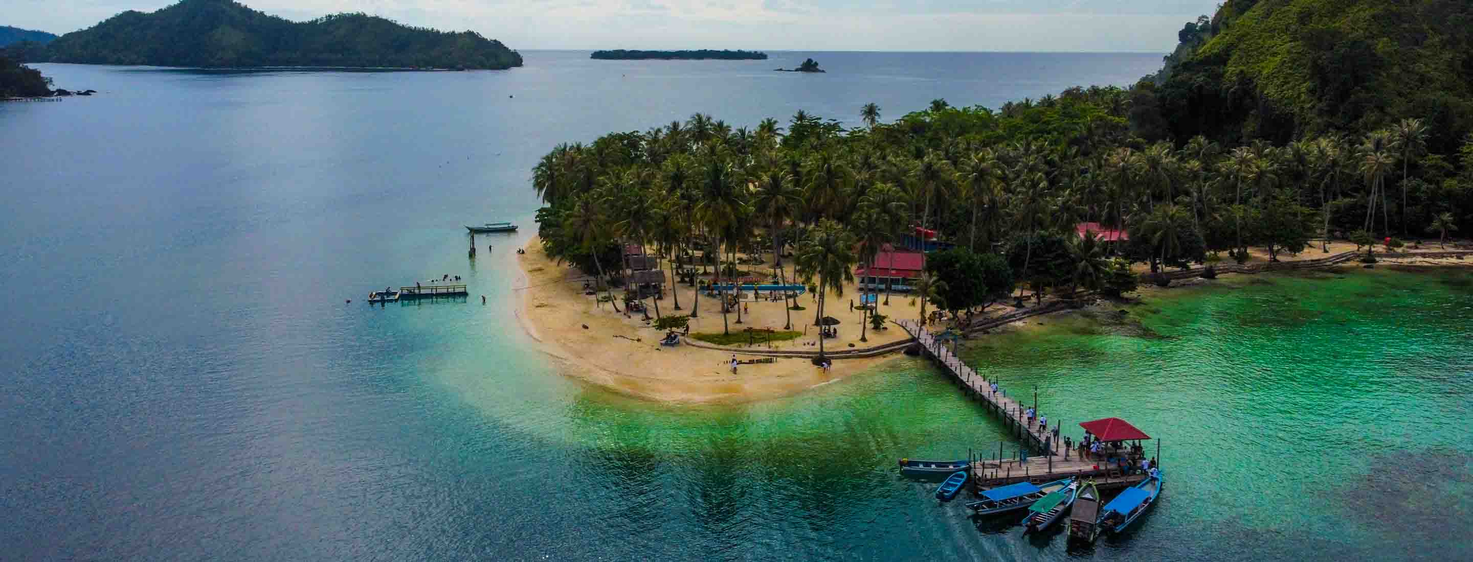 Bungus Bay in South Padang is Paradise (Pasumpahan Island)