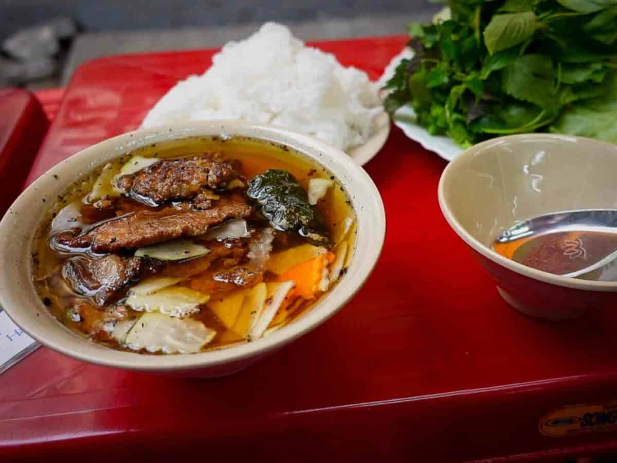 13 Vietnamese Breakfast Dishes Worth Flying For